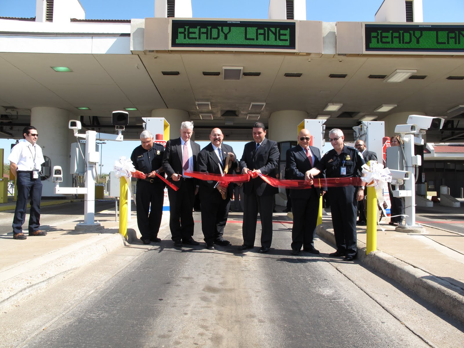 NOTICIAS DE NUEVO LAREDO: ABRE ADUANA AMERICANA NUEVO CRUCE READY LANE ...