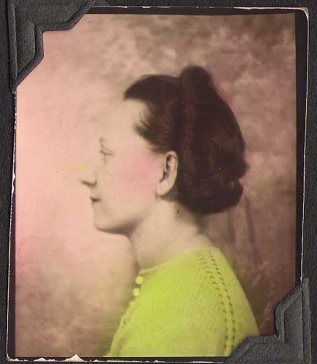 Beautiful Colorized Photo Booth Photos of a Kansas Lady in the 1930s ...
