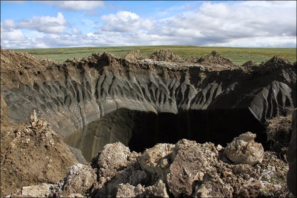 Catatan online.: Giant hole in Siberia. Methane (natural gas) explosion?