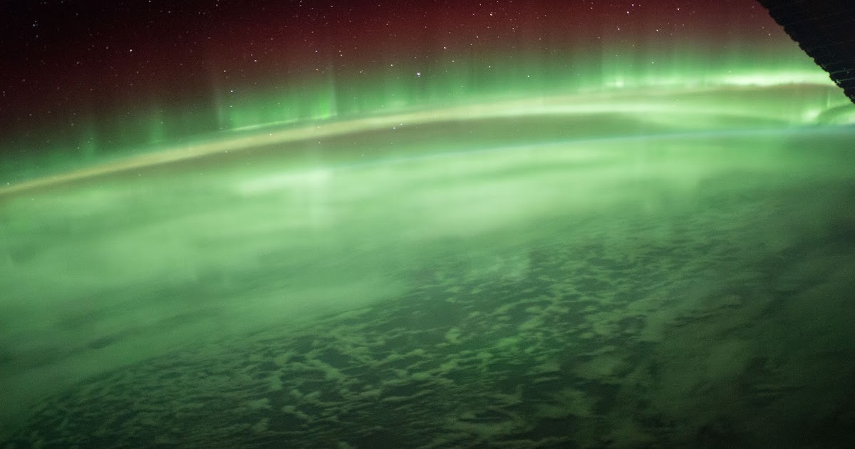 Flying Through an Aurora | Earth Blog