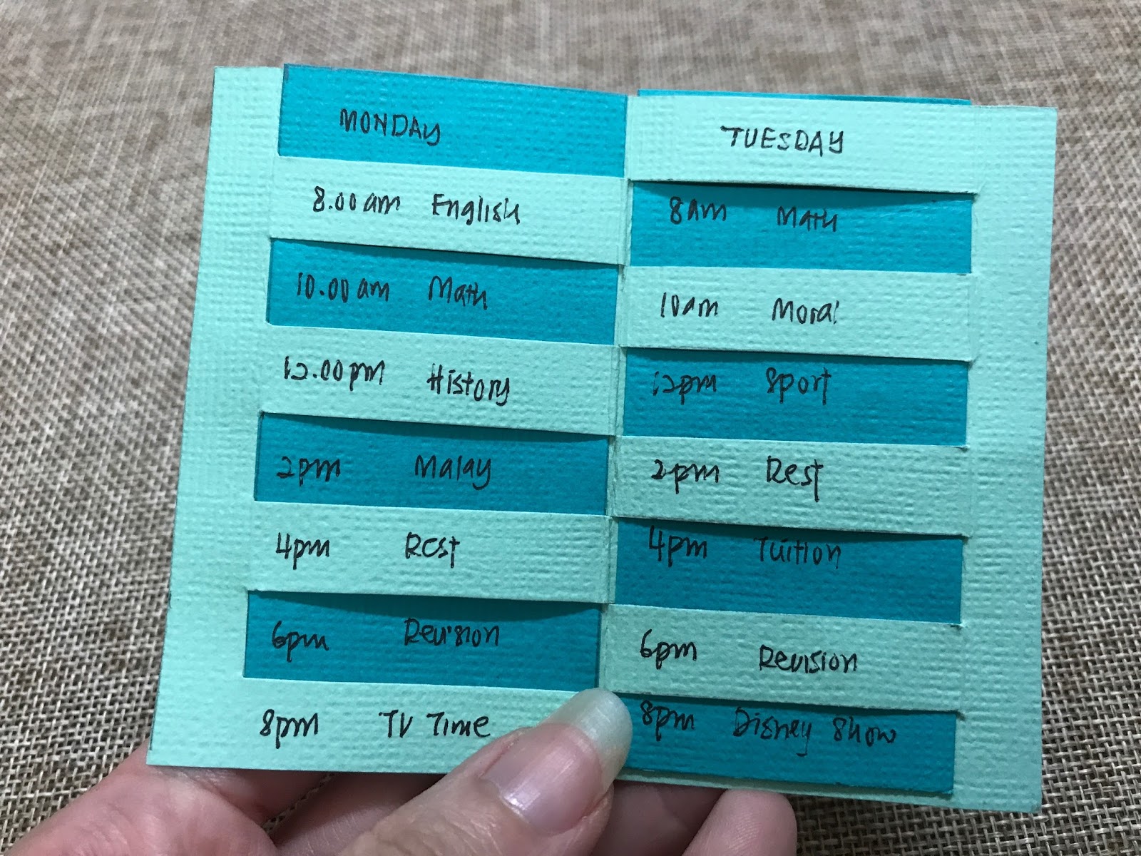 Tutorial #14: Paper Flipping Timetable | The Idea King