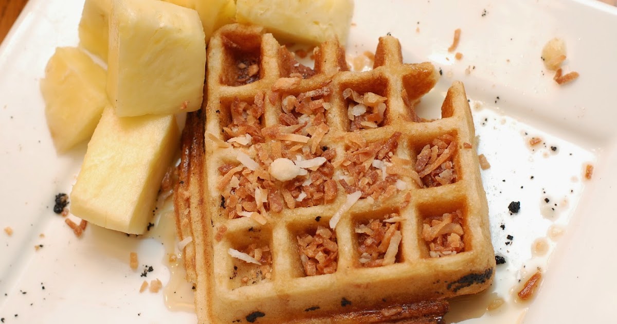 KELSIE'S KITCHEN: Toasted Coconut Waffles