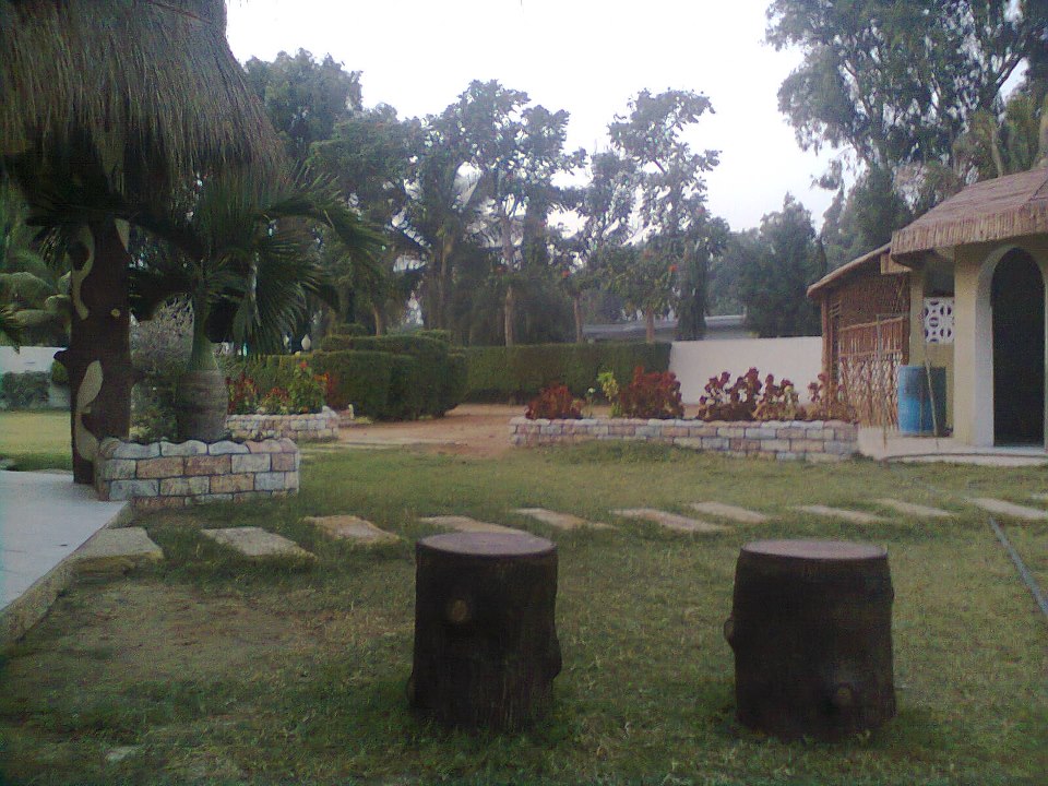 TAIF FARM HOUSE: Farm House 4 Rent In Karachi