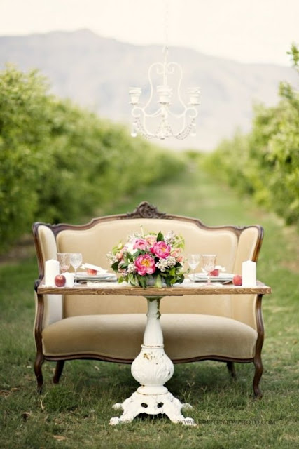 Spring Wedding Fever: Head-Over-Heels Tables