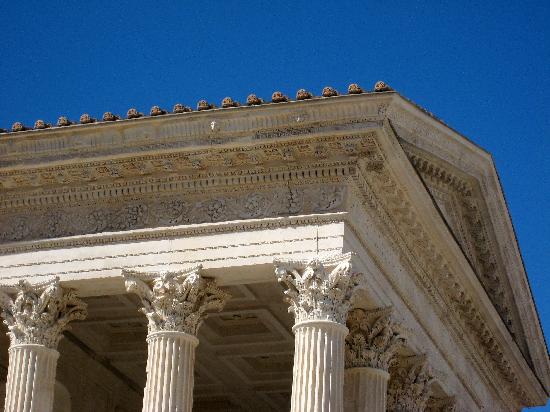 La Megaroteca: MAISON CARRÉE