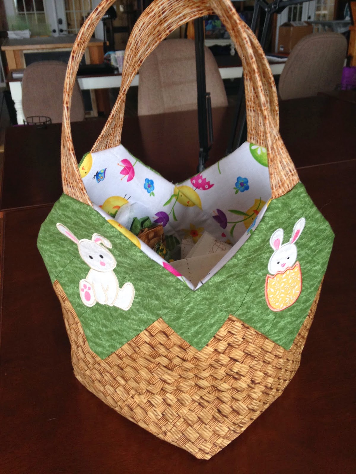 Quiltsmart Printed Interfacing: Brag Post- Fabulous Mondo Bag... Easter ...