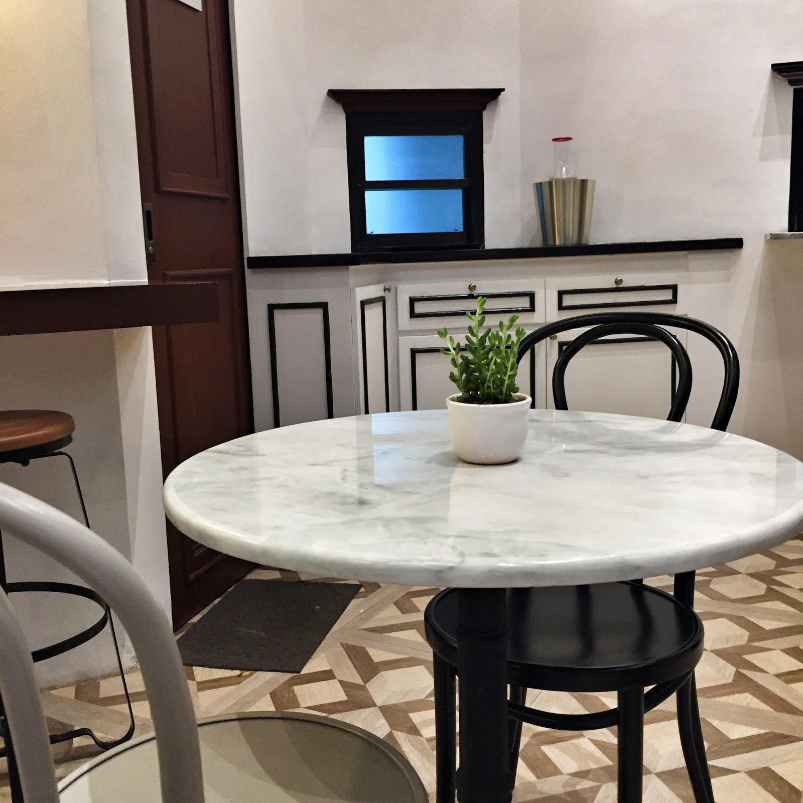 What Mary Loves: New Café in Town: Caravan Black Coffee Company