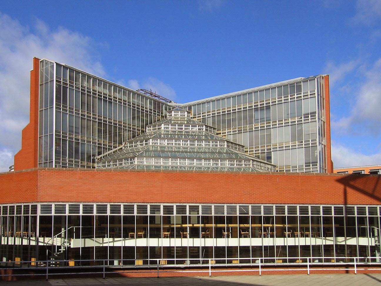Facultad de Historia de Cambridge | James Stirling | Biblioteca ...