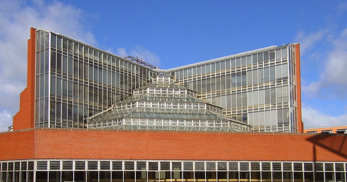 Facultad de Historia de Cambridge | James Stirling | Biblioteca ...