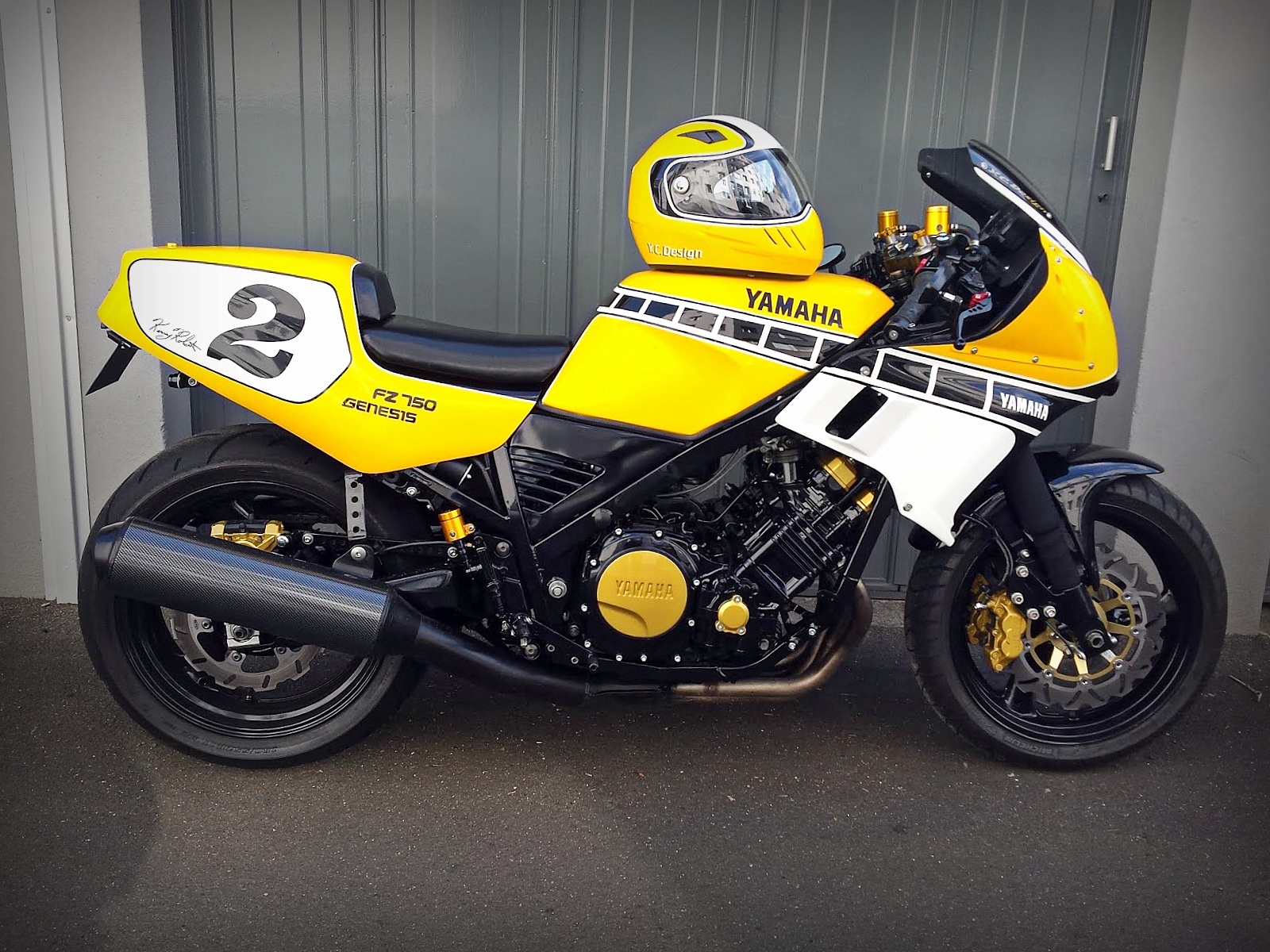 FZ 750 Genesis Restomod - RocketGarage - Cafe Racer Magazine
