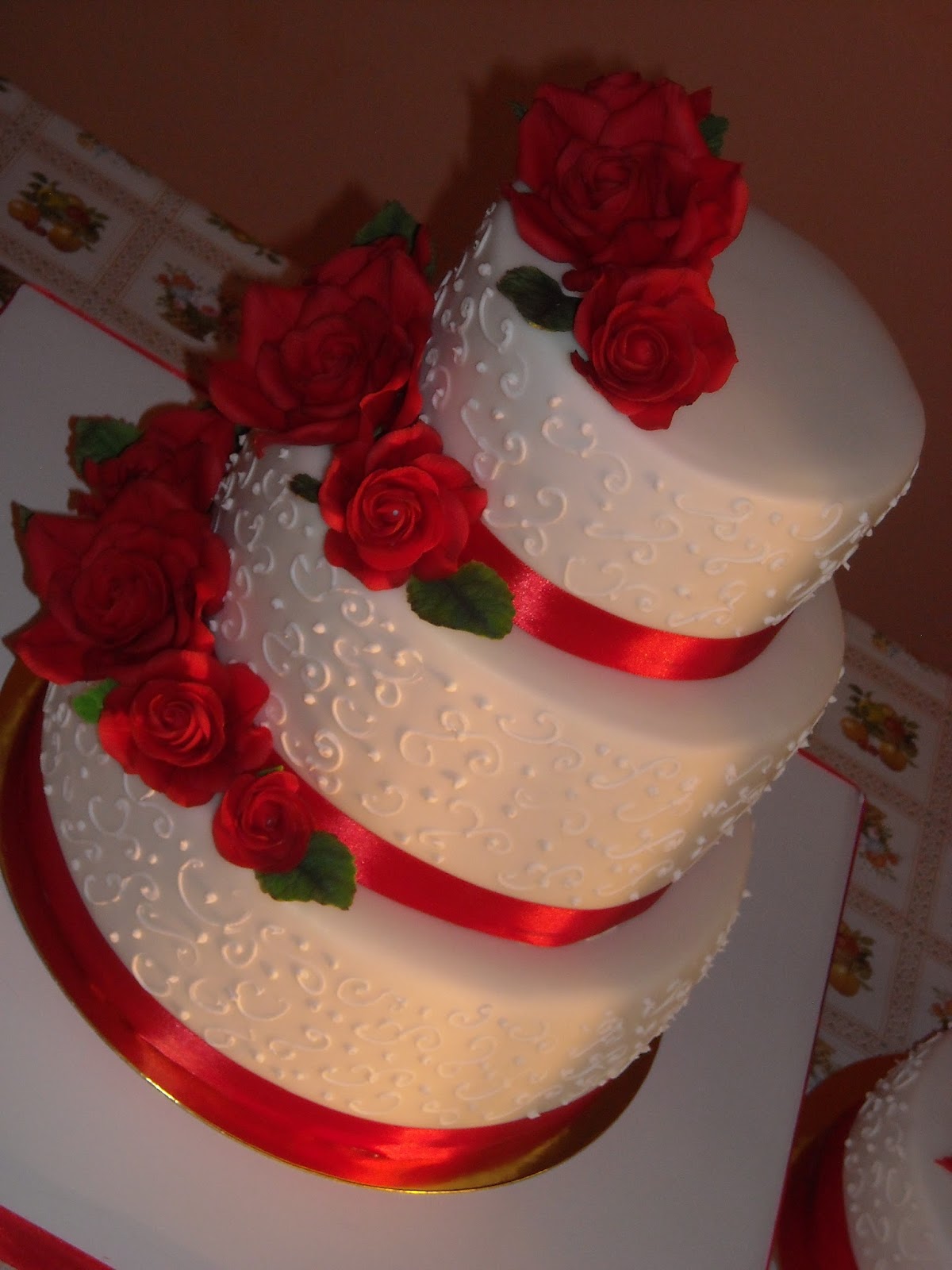 Ceva dulce...: Tort nunta alb-rosu