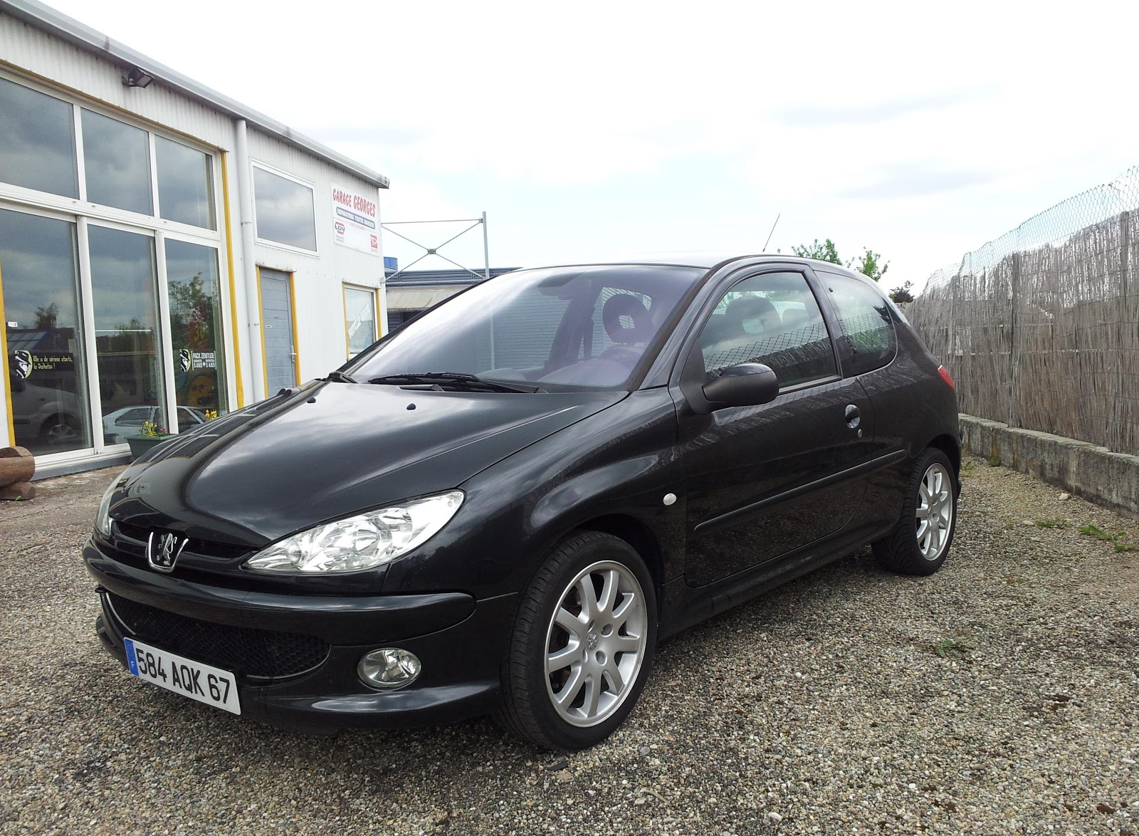 Garage Georges: PEUGEOT 206 DIESEL 3 PORTES SPORT OCCASION GARANTIE