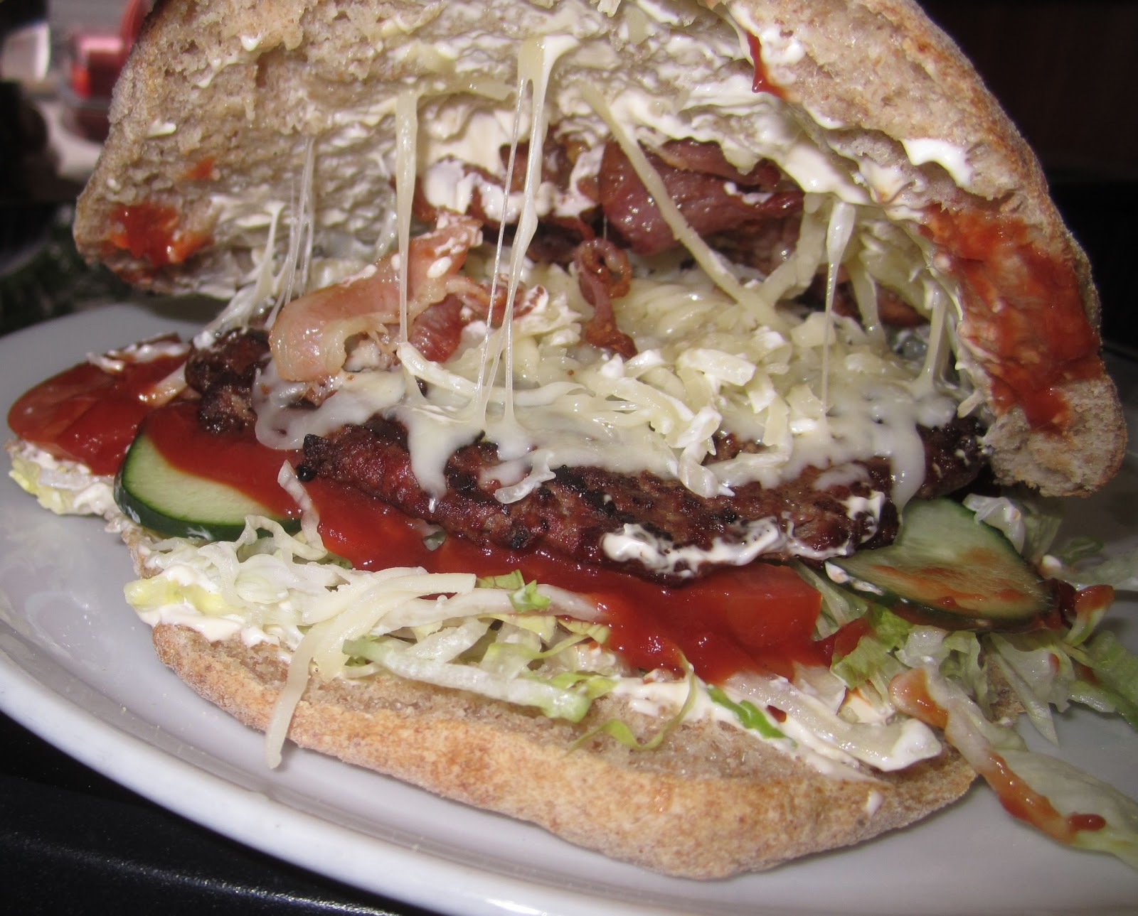 Black Bens Burgerguide: Buggi Burger med bacon og cheese