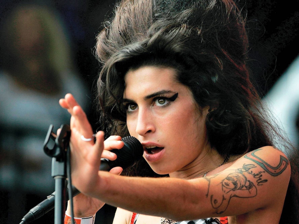 Pozadine za desktop 1024x768: Amy Winehouse