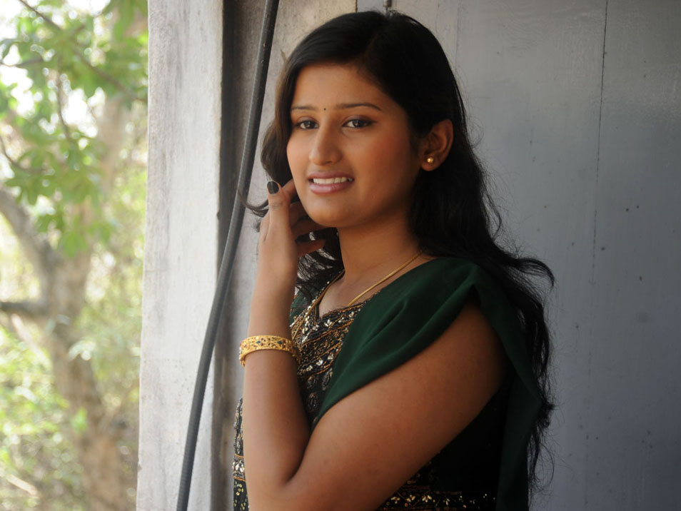 Bharathi Stills - Hot PHOTOSHOOT Bollywood, Hollywood, Indian Actress ...