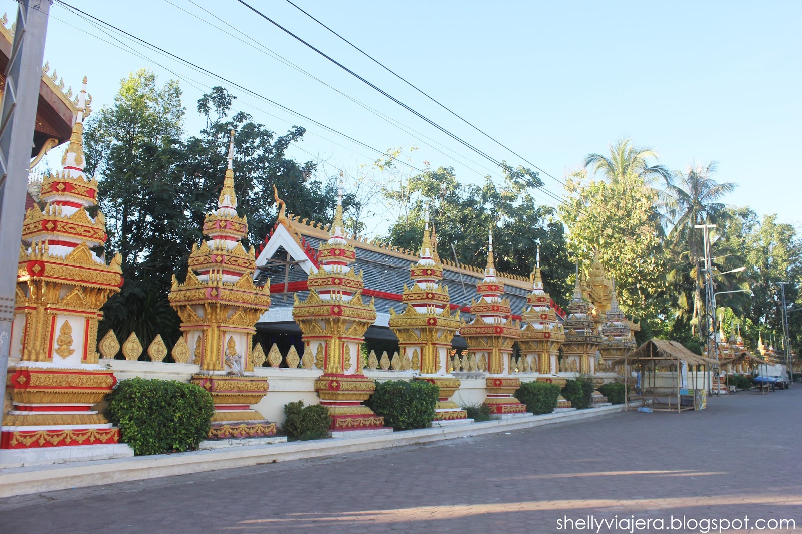 When in Laos: Pha That Luang - Shelly Viajera Travel