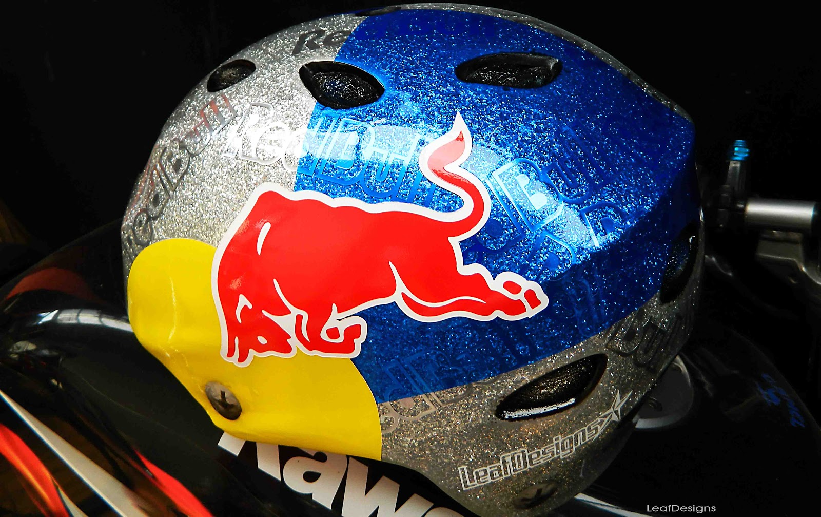 Breathe2art Designs: Red Bull Helmet