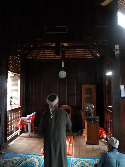 SENI LAMA MELAYU (MALAY OLDEN ART): Surau kayu sebelah stesyen bas ...
