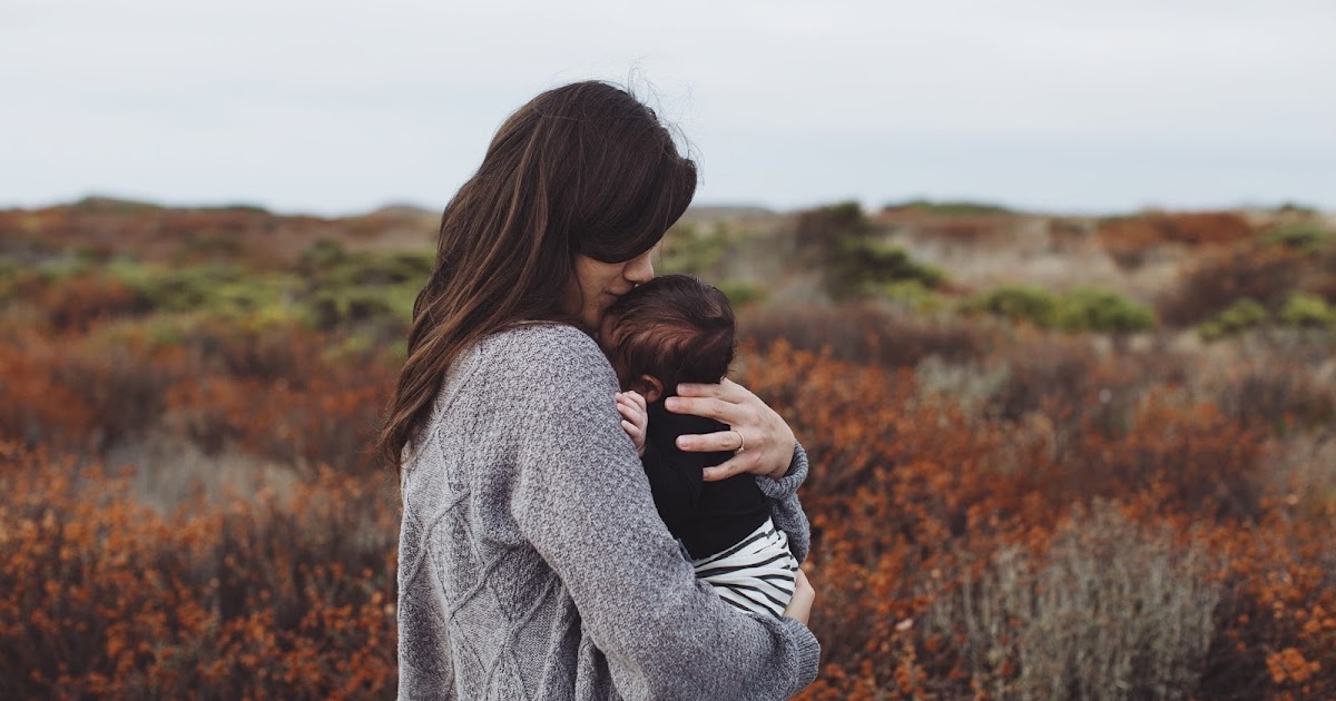 Lattes & Layers: One month with Baby Declan