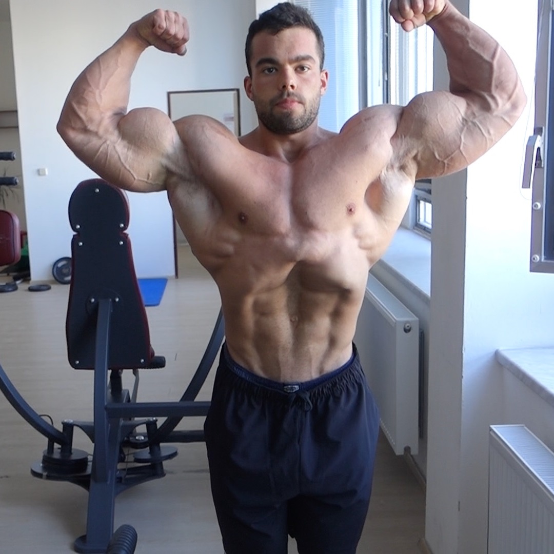 Muscle Lover: Massive young Czech bodybuilder Pavel Cervinka