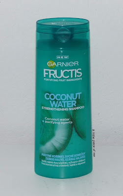 A little piece of me: Garnier fructis: Coconut water shampoo - Review