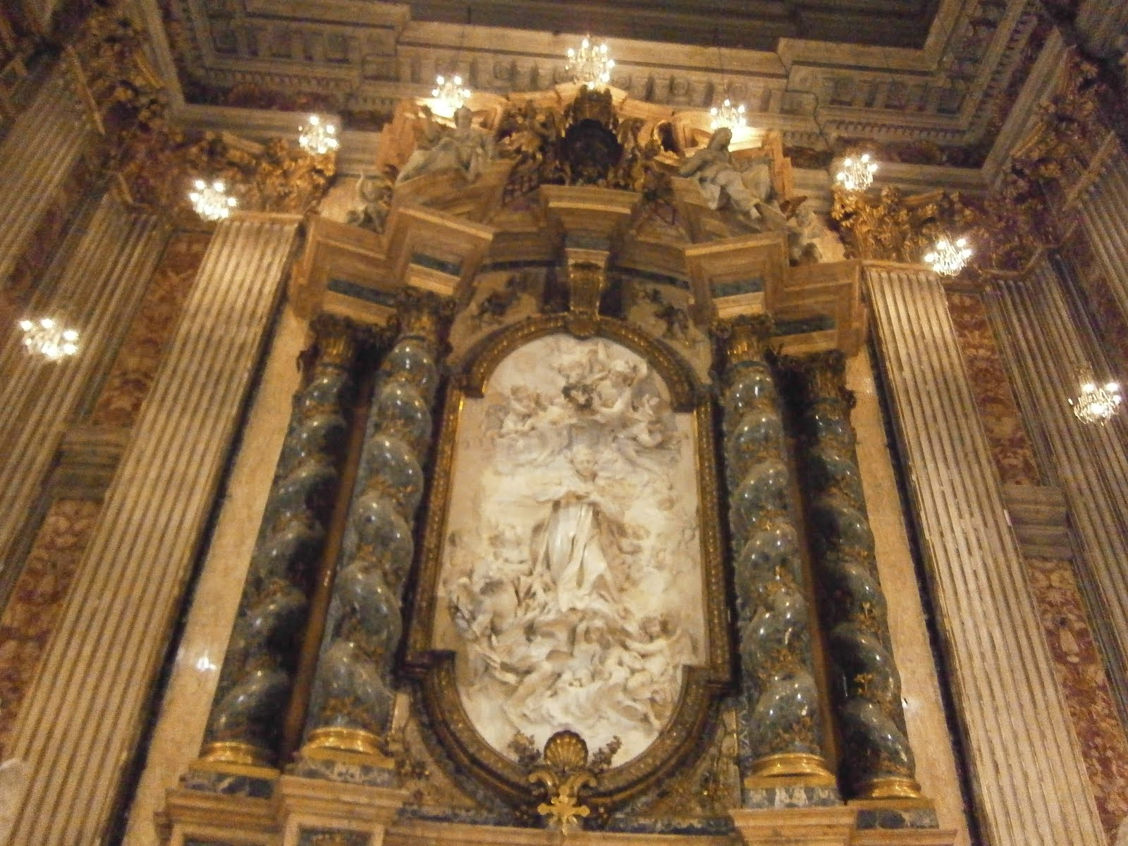 CAPILLA DE SAN LUIS GONZAGA EN LA IGLESIA DE SAN IGNACIO EN ROMA