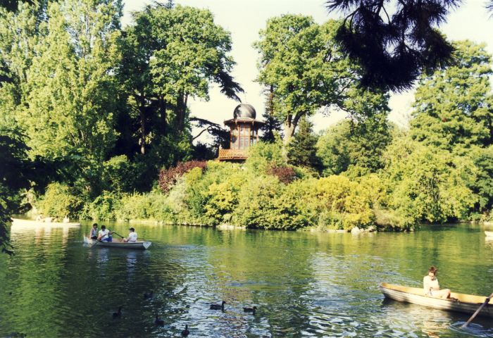 Around The World: Lasek Buloński (Bois de Boulogne) w Paryżu
