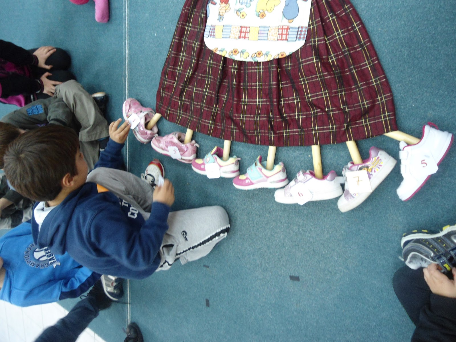 .~~kindergarten teacher ~~ΝΗΠΙΑΓΩΓΟΣ.....ΧΡΩΜΑΤΑ ΚΑΙ ΑΡΩΜΑΤΑ ...