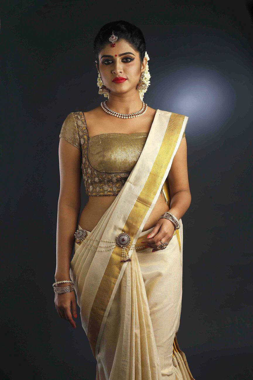 Filmmatter: Rasna Pavithran Photos - Oozham Actress