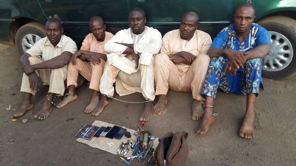 Police Arrests 5 Robbers That Specializes In Robbing Bank Customers