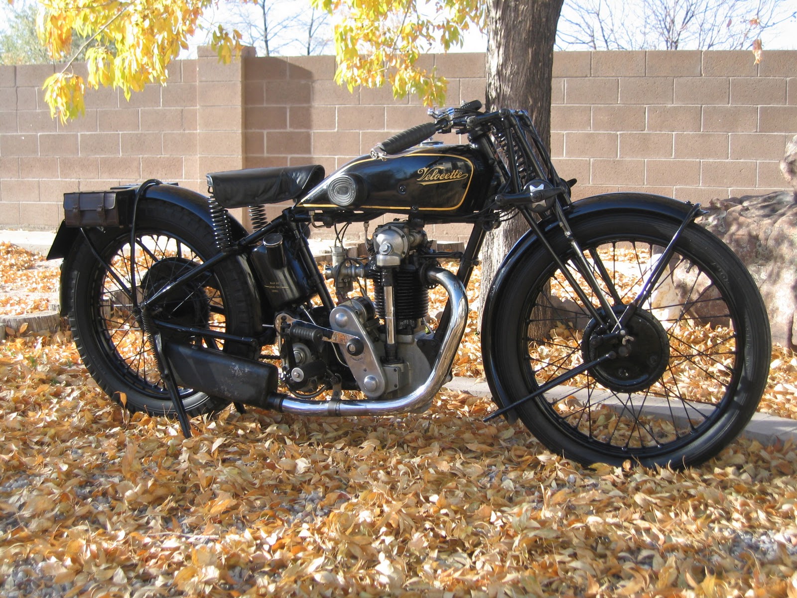 Musings Of A Motorcycle Aficionado........: 1929 Velocette KNS