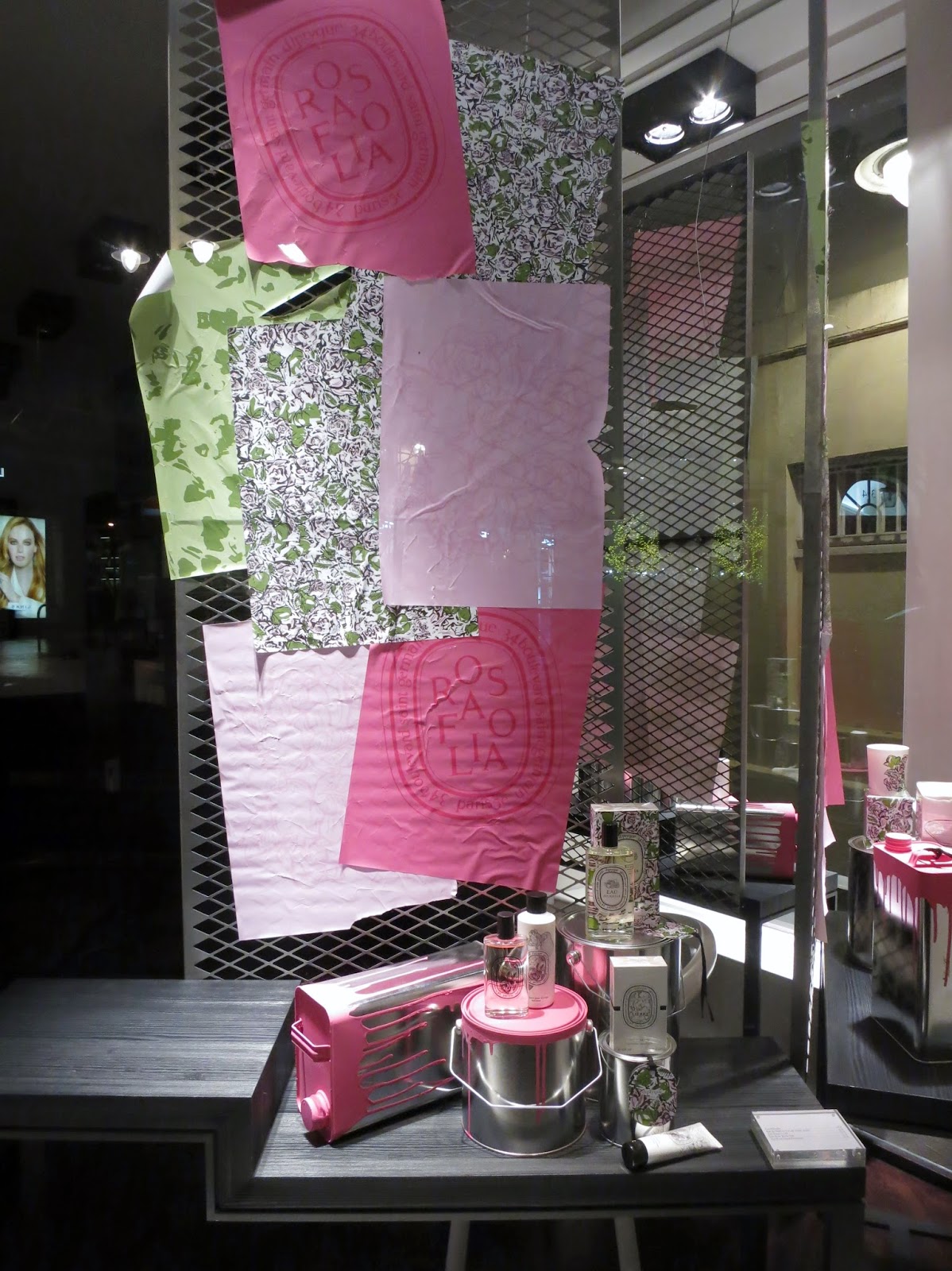 RetailStoreWindows.com: Diptyque, London