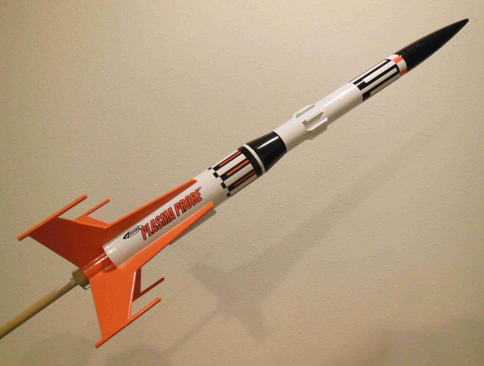 Model Rocket Building: Estes Plasma Probe Finished