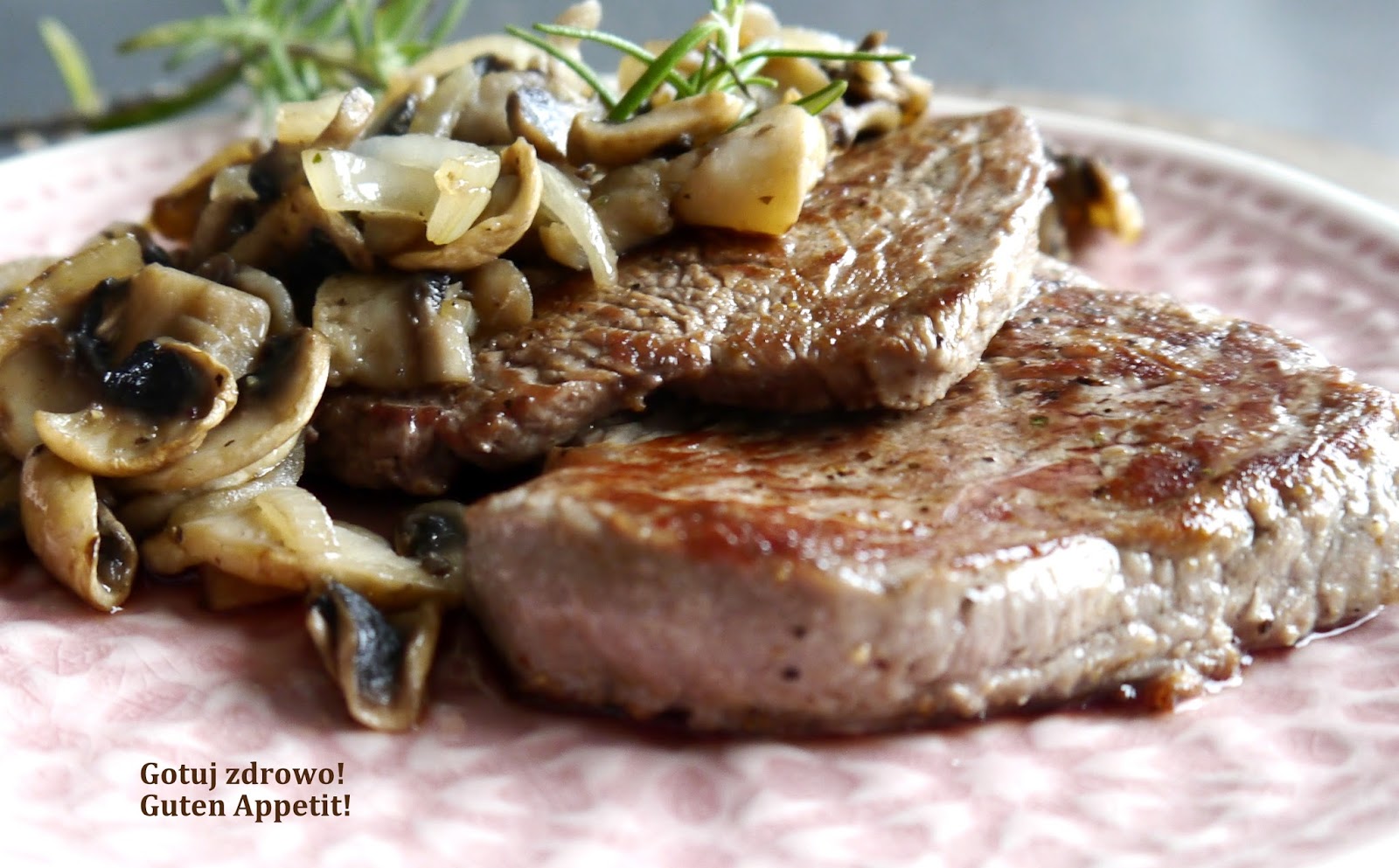 Gotuj zdrowo!Guten Appetit!: Bryzol z pieczarkami i cebulą