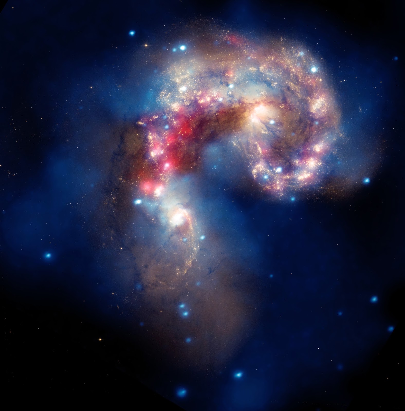 Arp244, una mirada compuesta a la Galaxia de las Antenas.