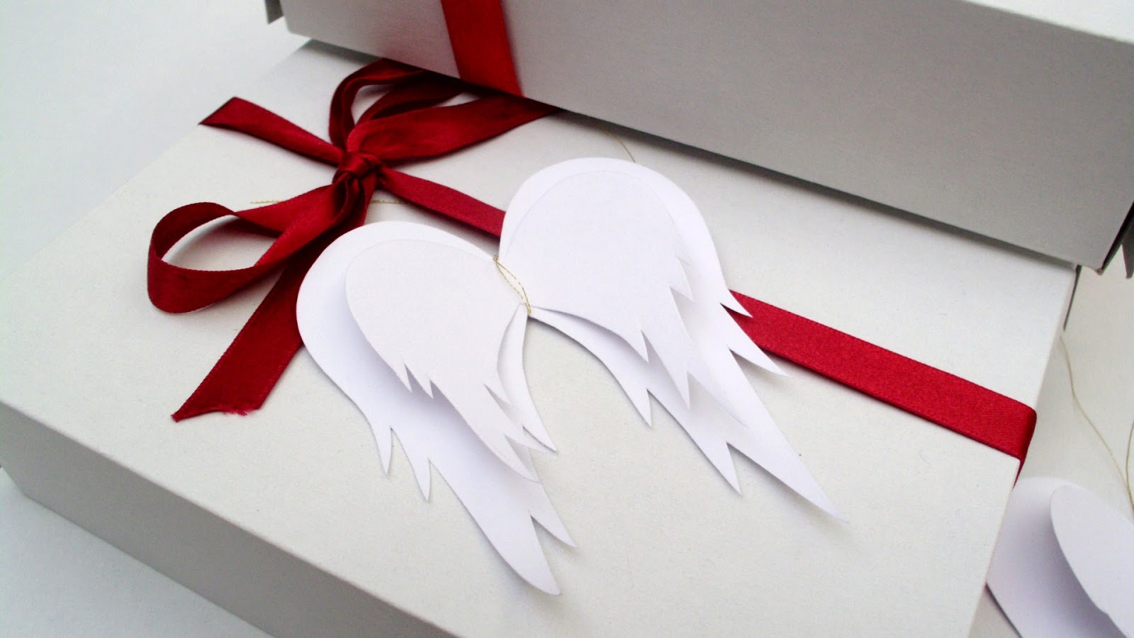 Handmade Paper-Heaven: angel paper wings gift tags / aripi de inger