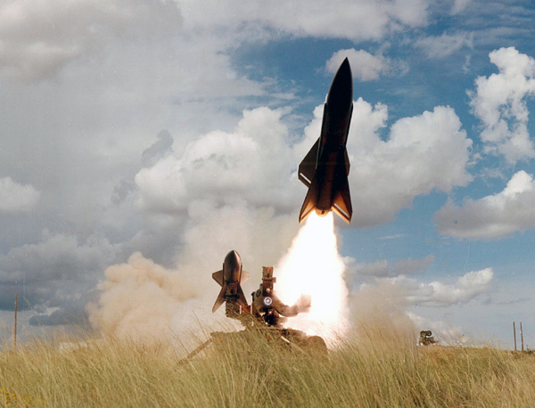 Defenseblog-njs.blogspot.com: Raytheon’s Hawk XXI Air Defense Missile ...