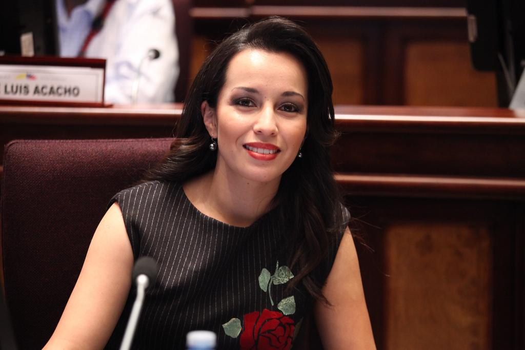 BIOGRAFÍA VERÓNICA ARIAS FERNÁNDEZ ~ ORGULLO DE EX ALUMNOS UTPL