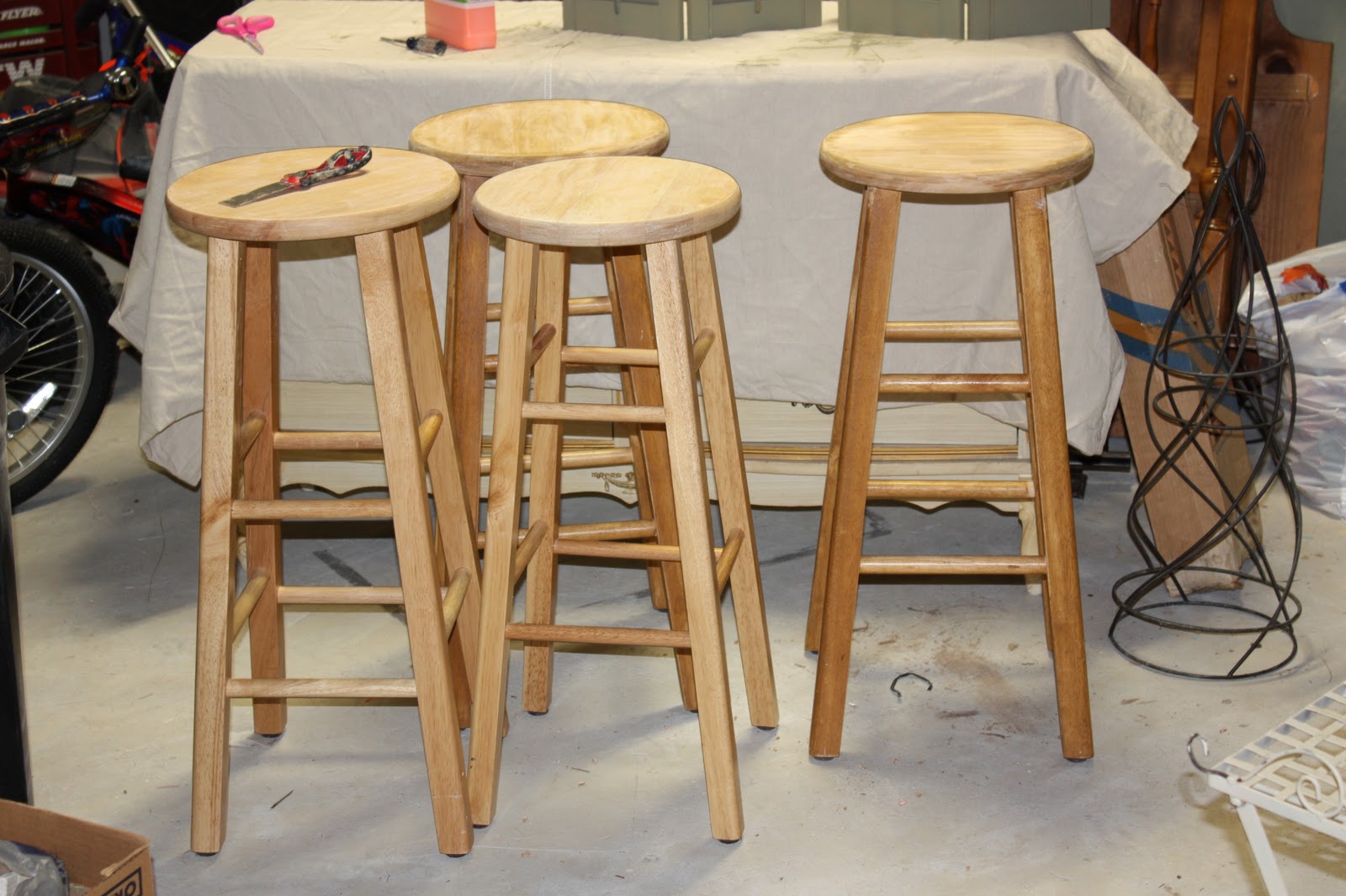 From My Front Porch To Yours: Queen Bee Stool