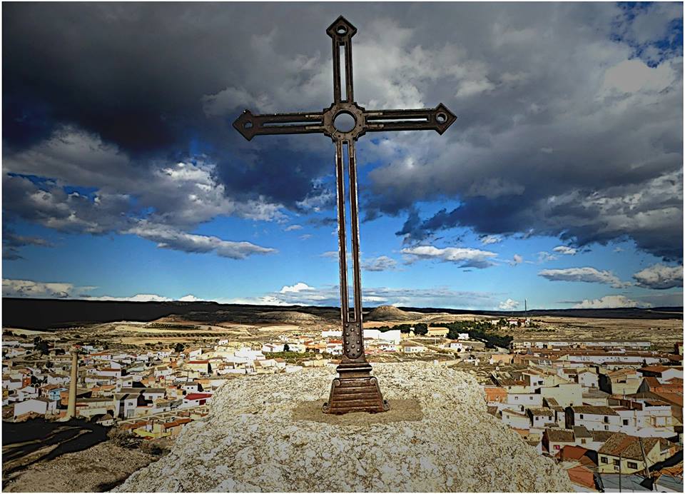 Historias de Épila: 01 de Enero 1901. Cruz del Castillo