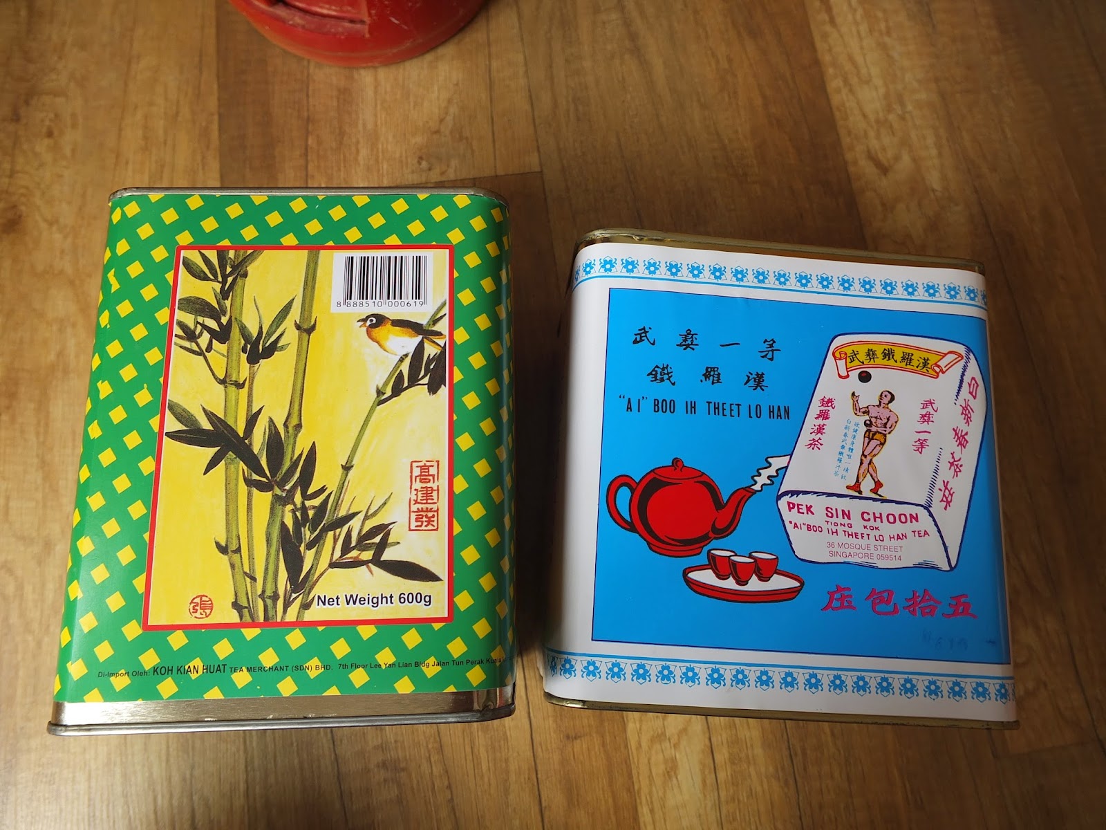 travelling teapot: Traditional 50 Packets Of Tea In A Tin