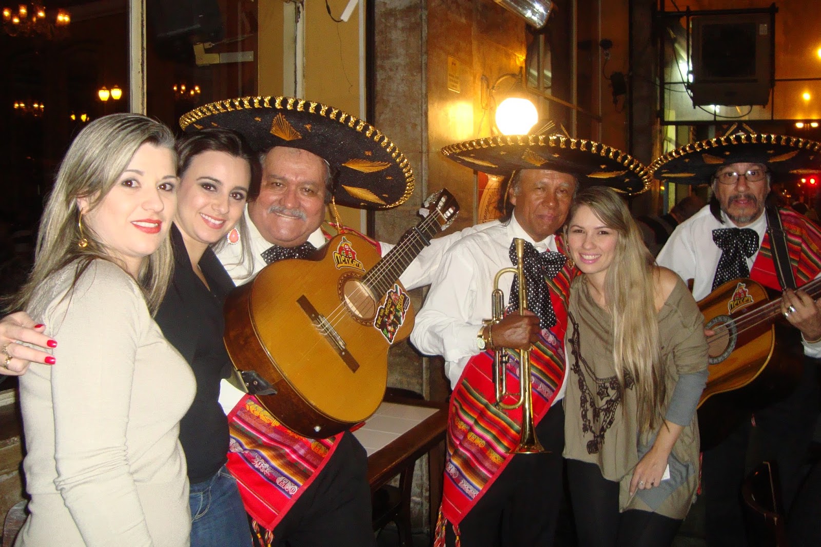 GRUPO DE MUSICOS MEXICANOS MARIACHIS DUPLA TRIO DE MARIACHIS E BANDA ...