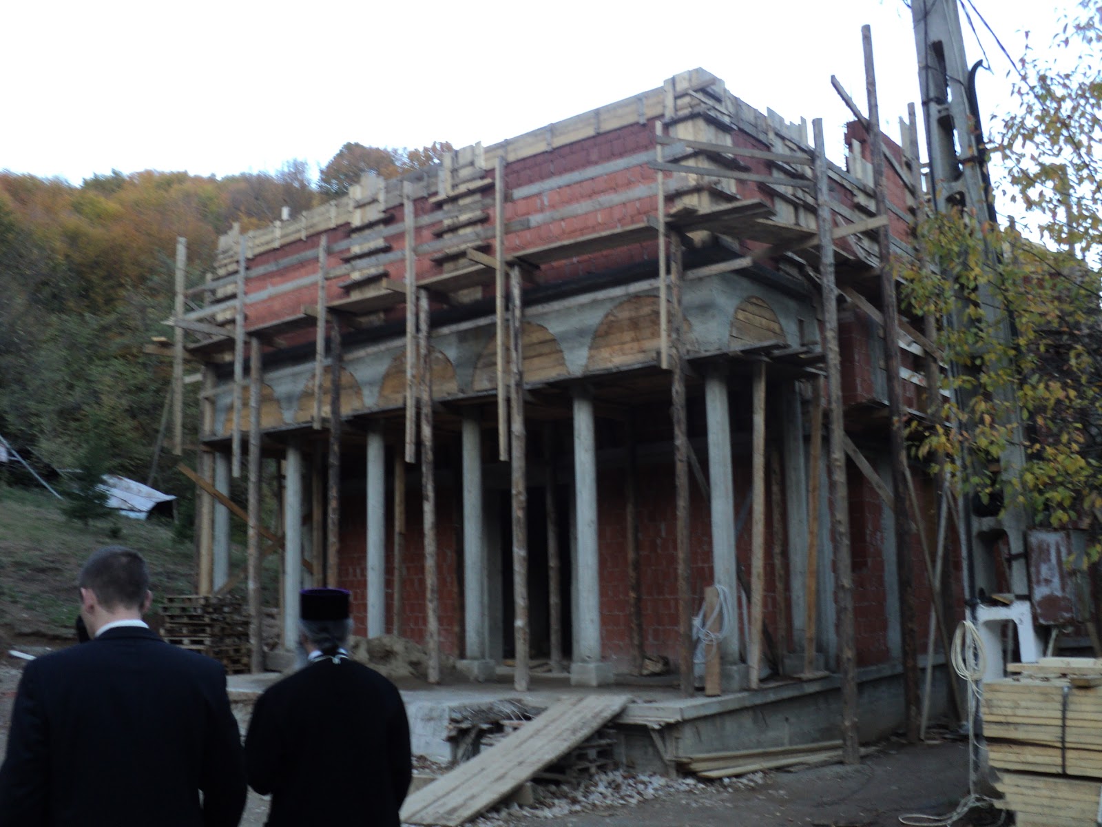 Dar!: Manastirea Izbuc, jud. Bihor...!