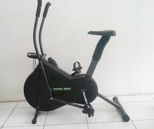 Alat sepeda olahraga fitness statis AIR BIKE COVER TOTAL TL 8202 statis ...