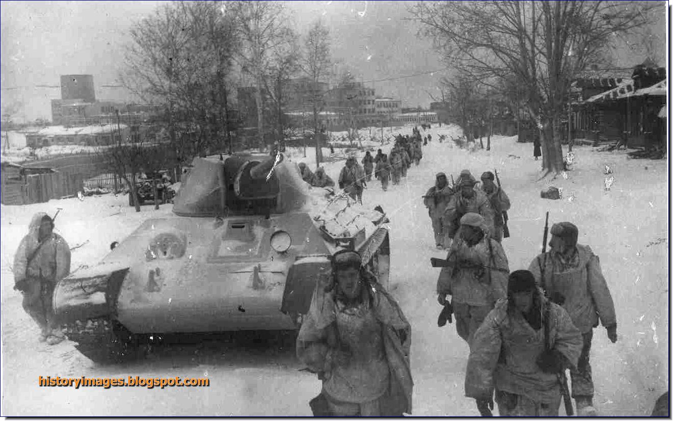 HISTORY IN IMAGES: Pictures Of War, History , WW2: Battle Of Moscow ...