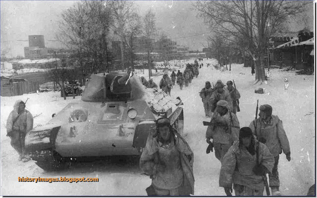 HISTORY IN IMAGES: Pictures Of War, History , WW2: Battle Of Moscow ...