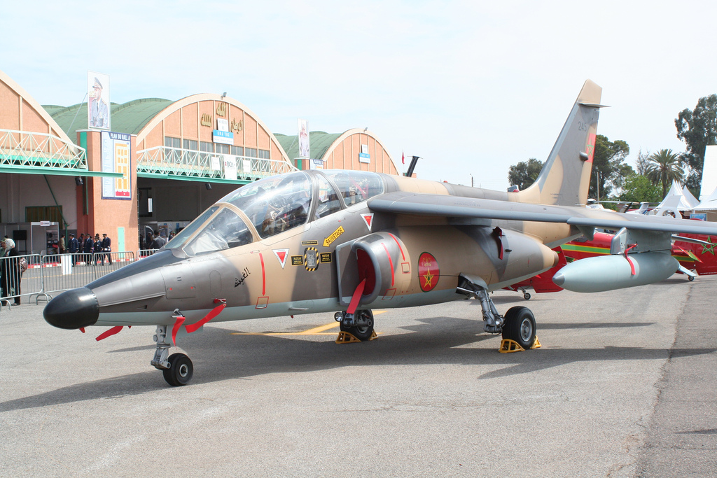 Forças Aéreas Exóticas: Cores, Marcas e Fotos: Alpha Jet - Real Força ...