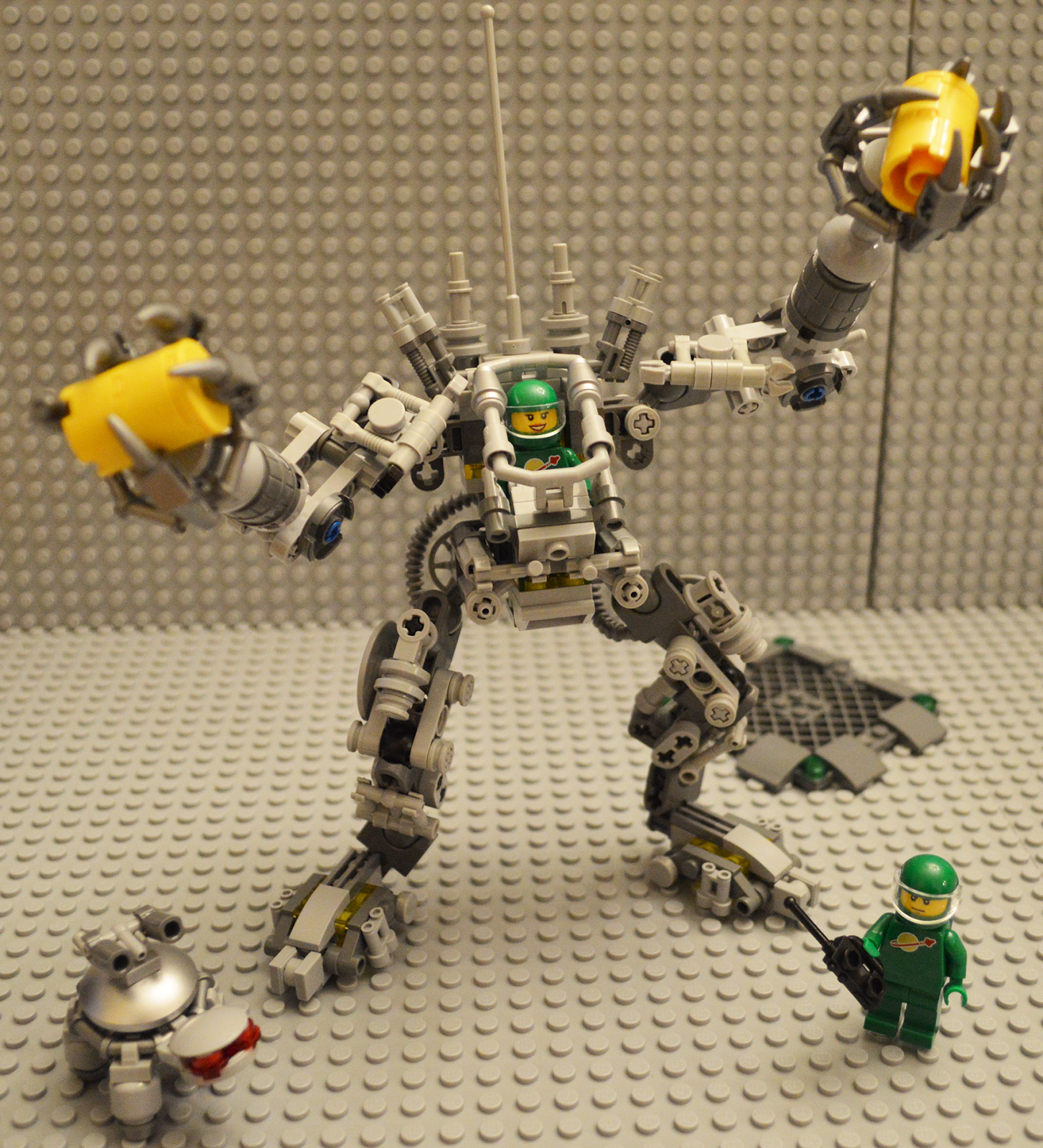 Bricks, Pix, and Panels: Lego Review: The Exo Suit