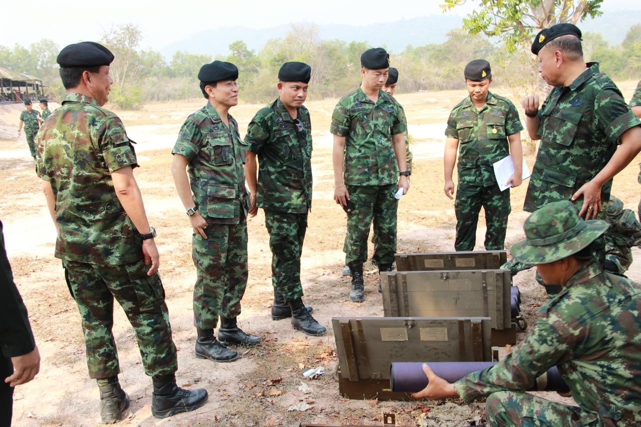 AAG_th บันทึกประจำวัน: กองทัพบกไทยชมการสาธิตรถเกราะล้อยางติดป้อมปืนใหญ่ ...