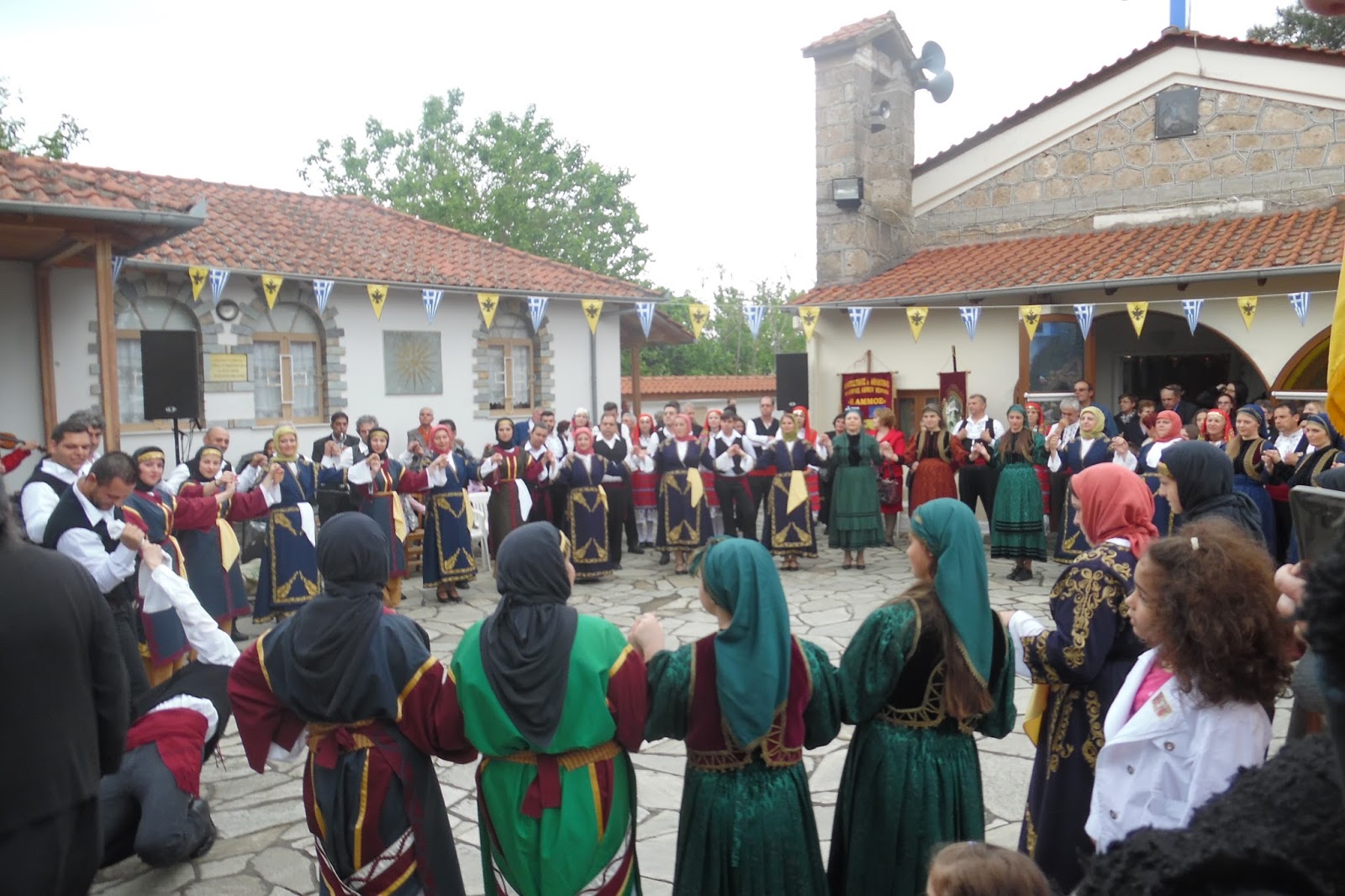 AMMOSIMATHIA BLOG: Με λαμπροτητα και επισημοτητα και με πληθος κοσμου ...